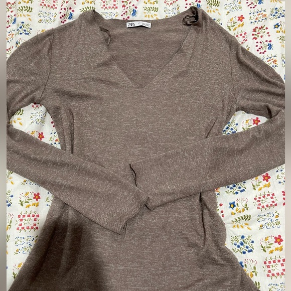Zara | Tops | Zara Vneck | Poshmark